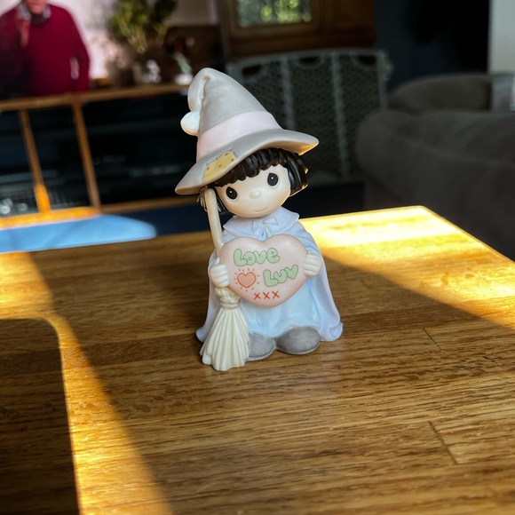 Precious Moments | Accents | Precious Moment Figurine 587869 Witch Way ...